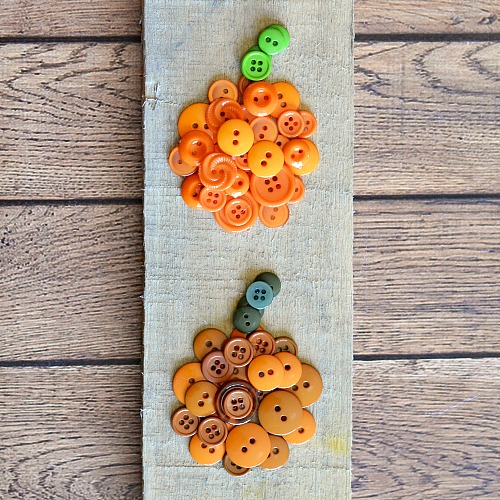 Easy Ombre Pumpkin Button Craft- Cute DIY Fall Decor!